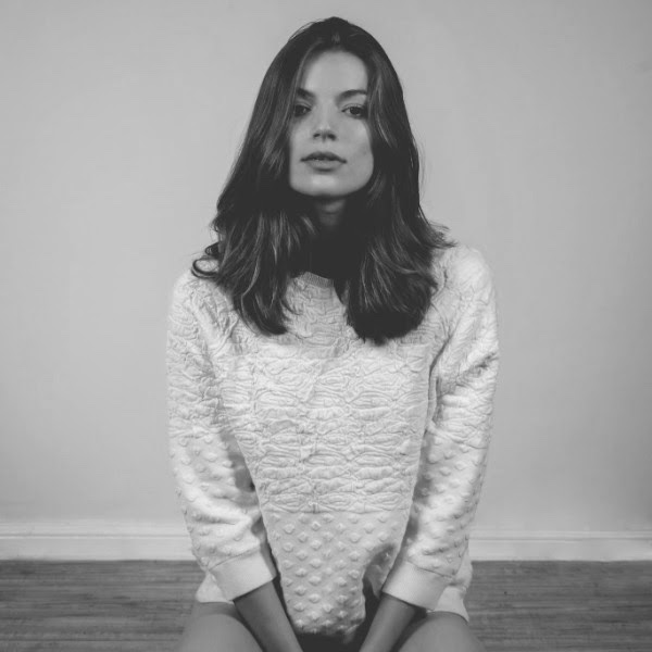 Premiere: Molly Moore examines her ‘Imaginary Friends’ – PLAYY. Magazine